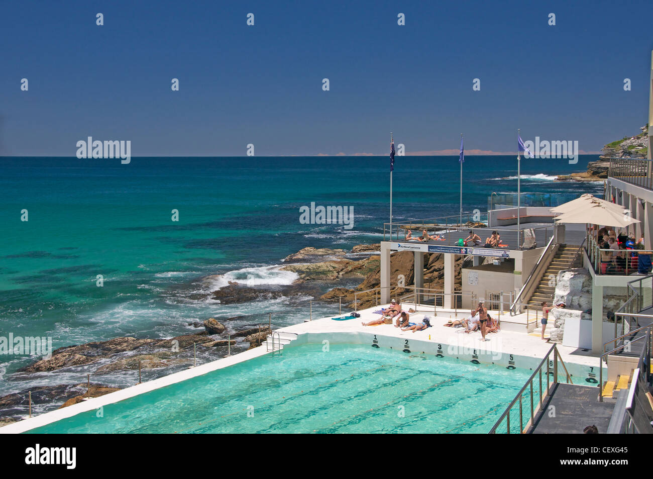 Bondi icebergs sea pool hi-res stock photography and images - Alamy