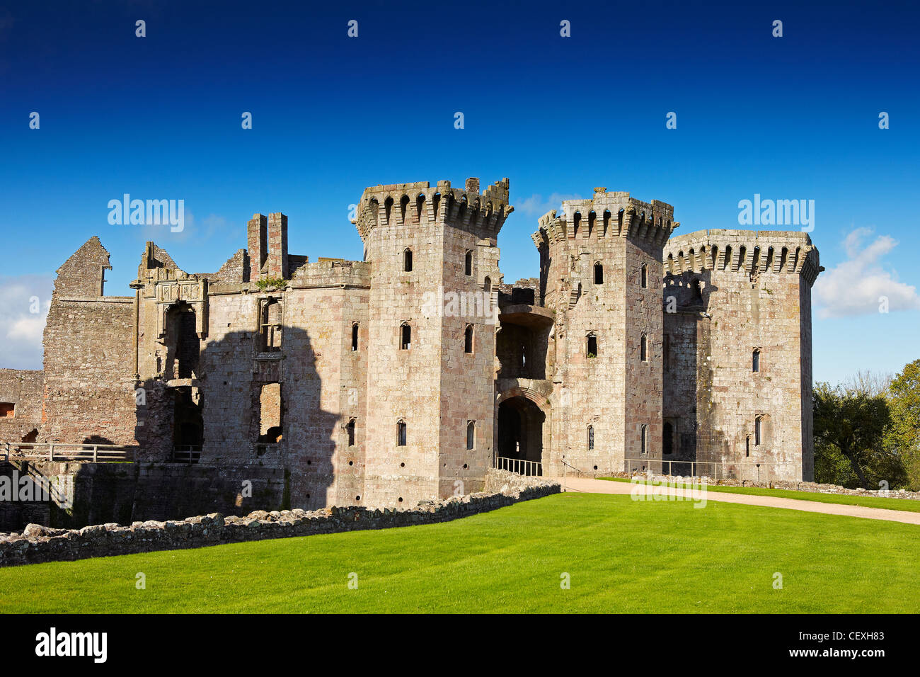 Raglan castle wales hi-res stock photography and images - Alamy