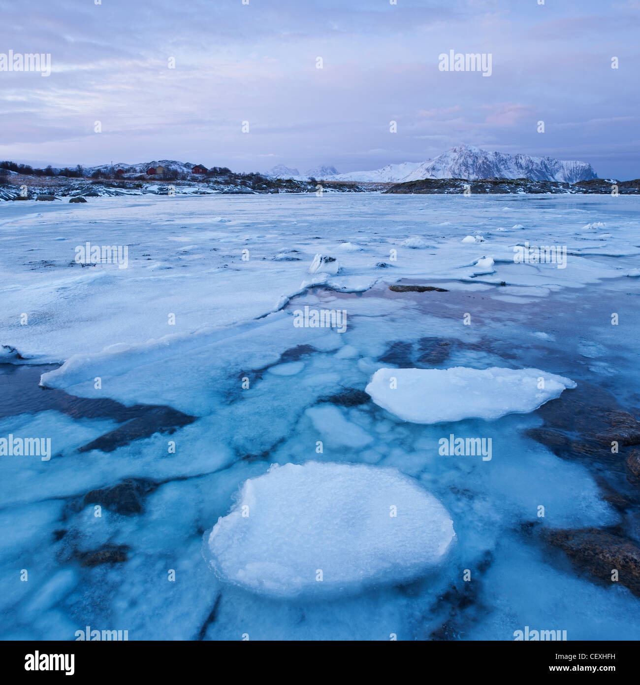 Frozen coastline hi-res stock photography and images - Alamy