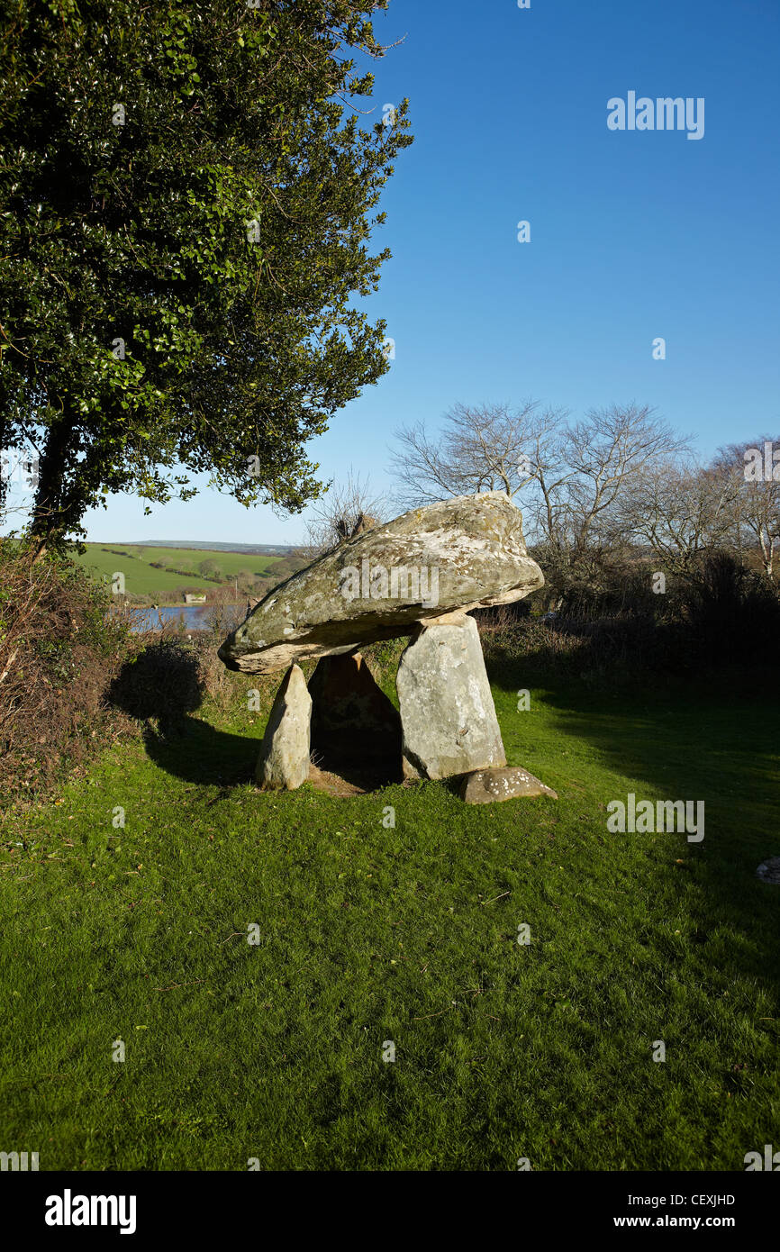Coetan arthur burial chamber hi-res stock photography and images - Alamy