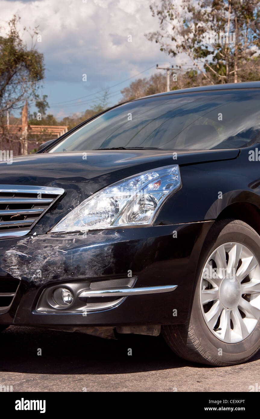 Bumper damaged bonnet hi-res stock photography and images - Alamy