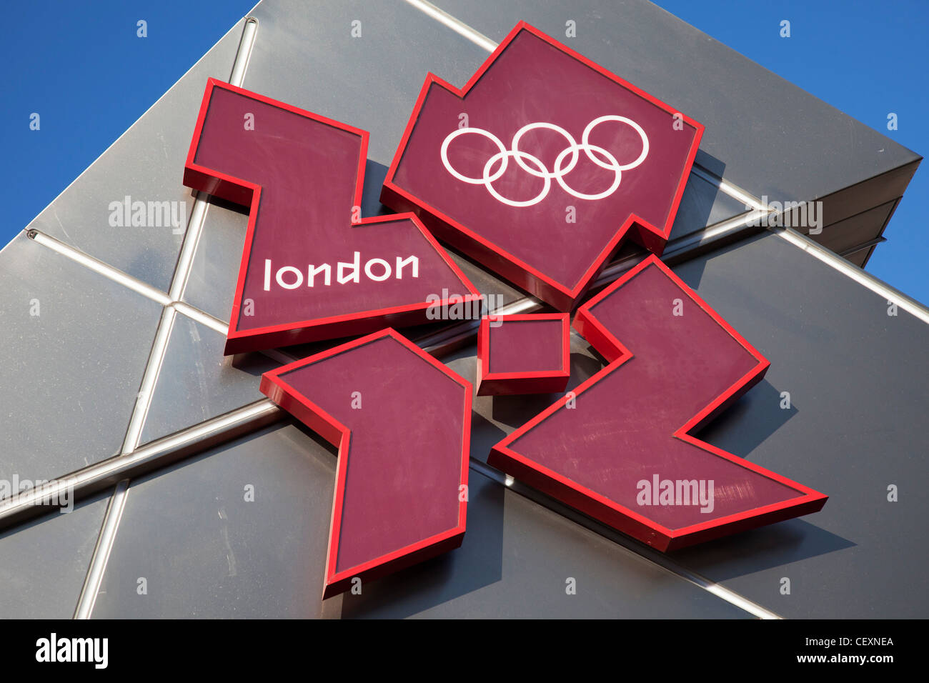 Olympic countdown clock in Trafalgar Square, London Stock Photo - Alamy