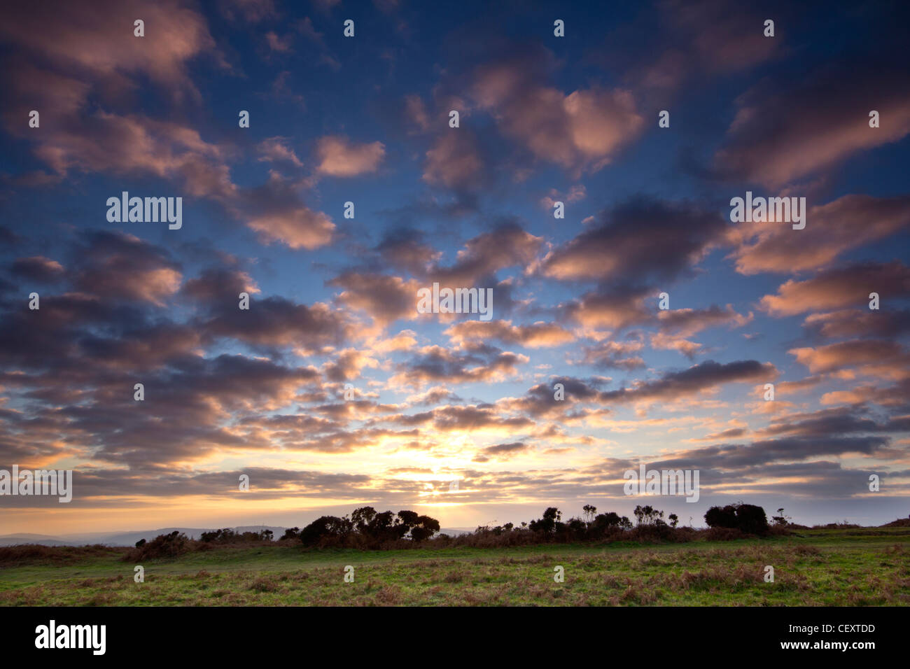 Light over hill hi-res stock photography and images - Alamy