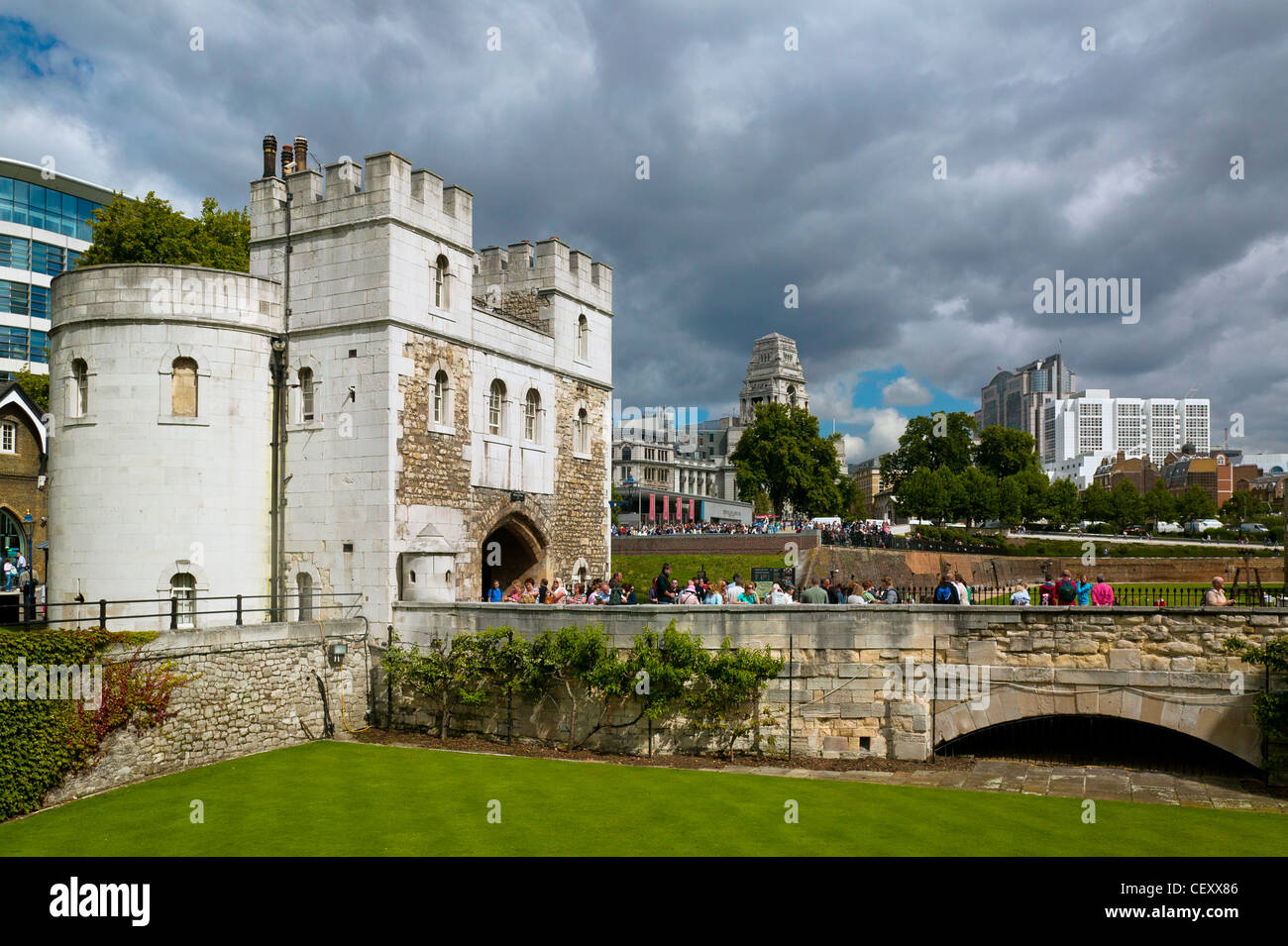 Gate Of Tower Of London, England Stock Photo - Alamy