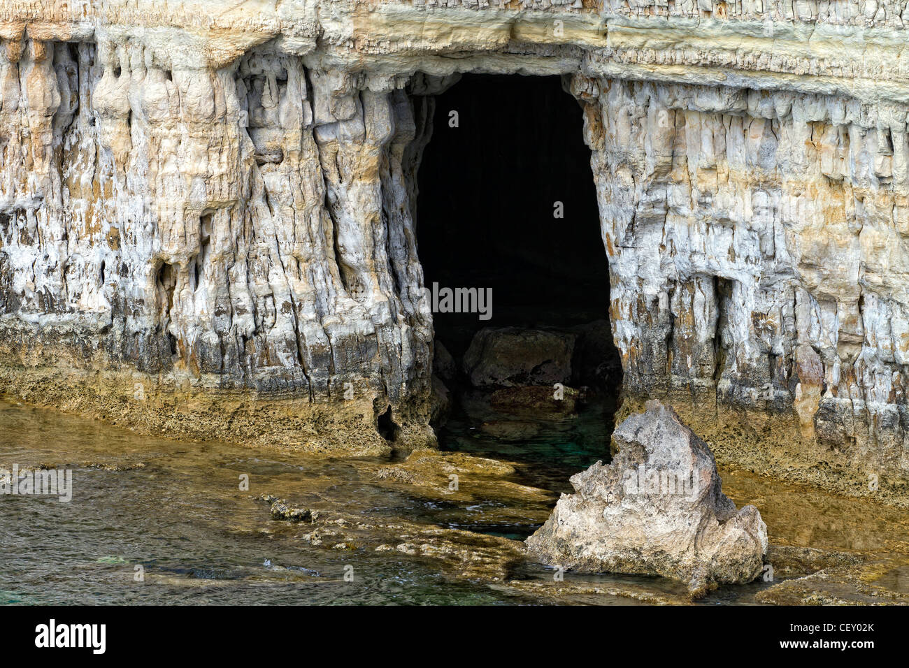 Coastal cave hi-res stock photography and images - Alamy