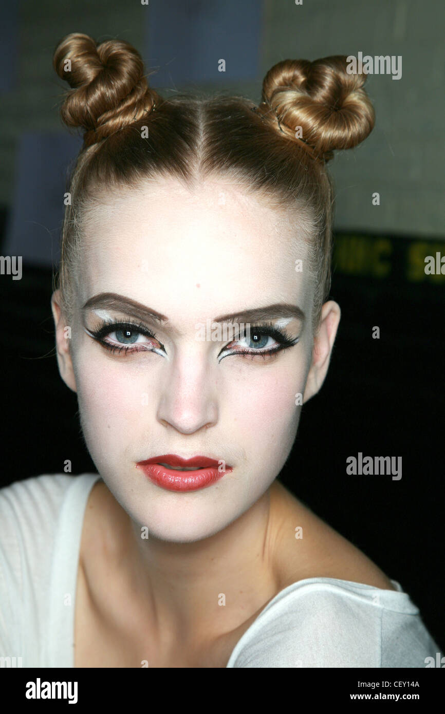 Marc Jacobs Backstage Beauty New York Ready to Wear Spring Summer Head ...