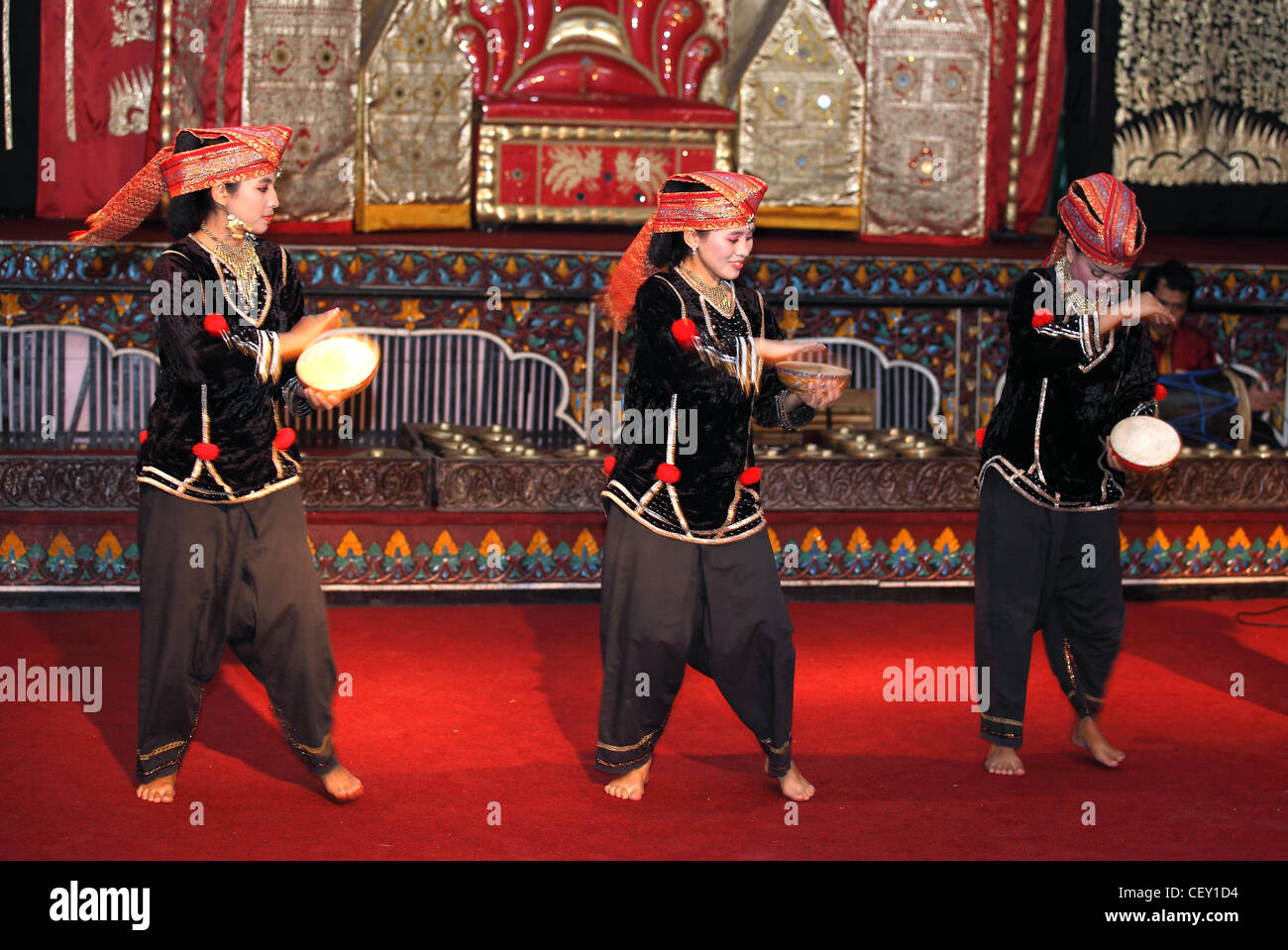 Traditional Minangkabau performance of the Saluang Jo Dendang dance ...