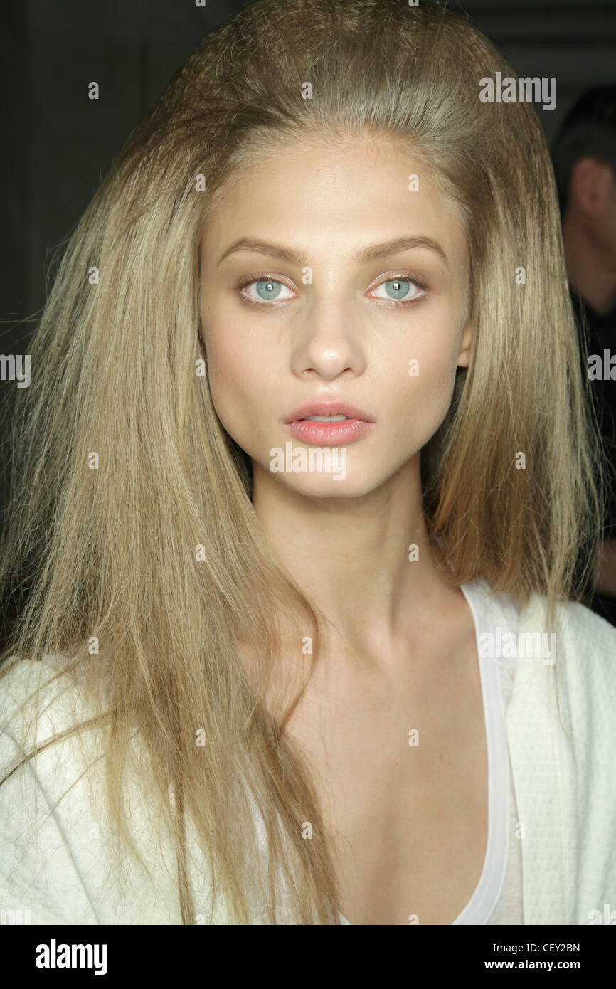 Nina ricci look hi-res stock photography and images - Alamy