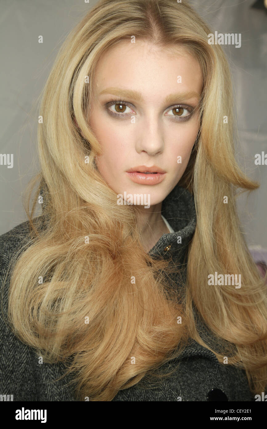 Chloe Backstage Paris Ready to Wear Autumn Winter Stock Photo - Alamy