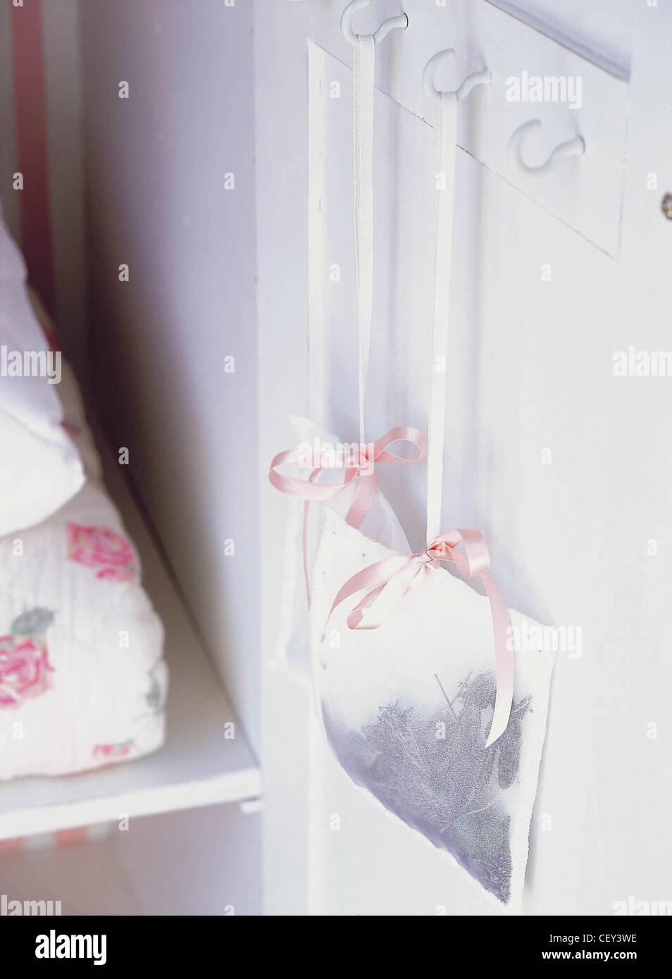 Linen cupboard Refurbish an old cupboard and use it to store your linen ...