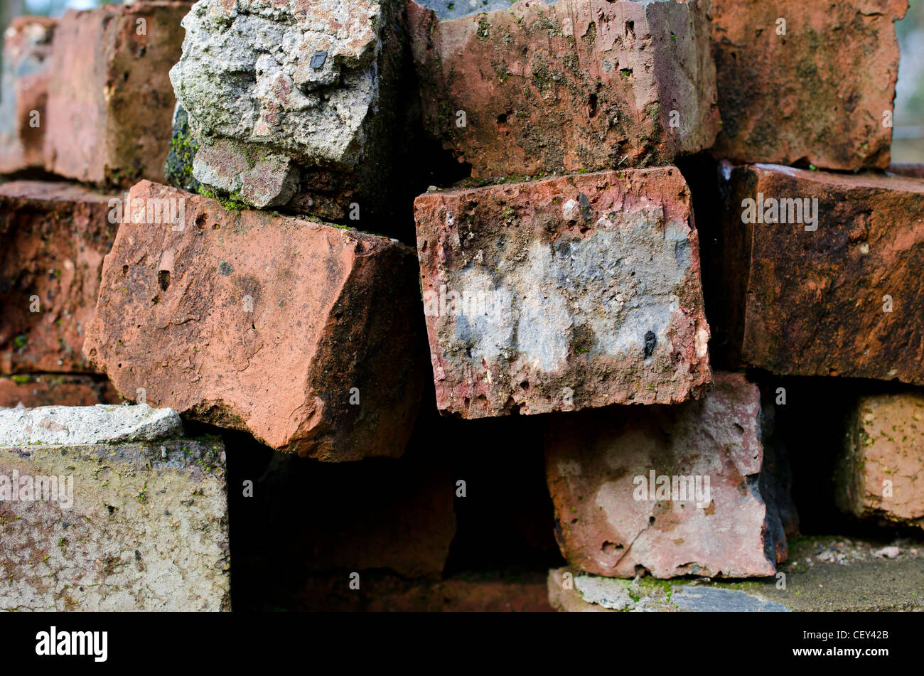 Salvage bricks hi-res stock photography and images - Alamy