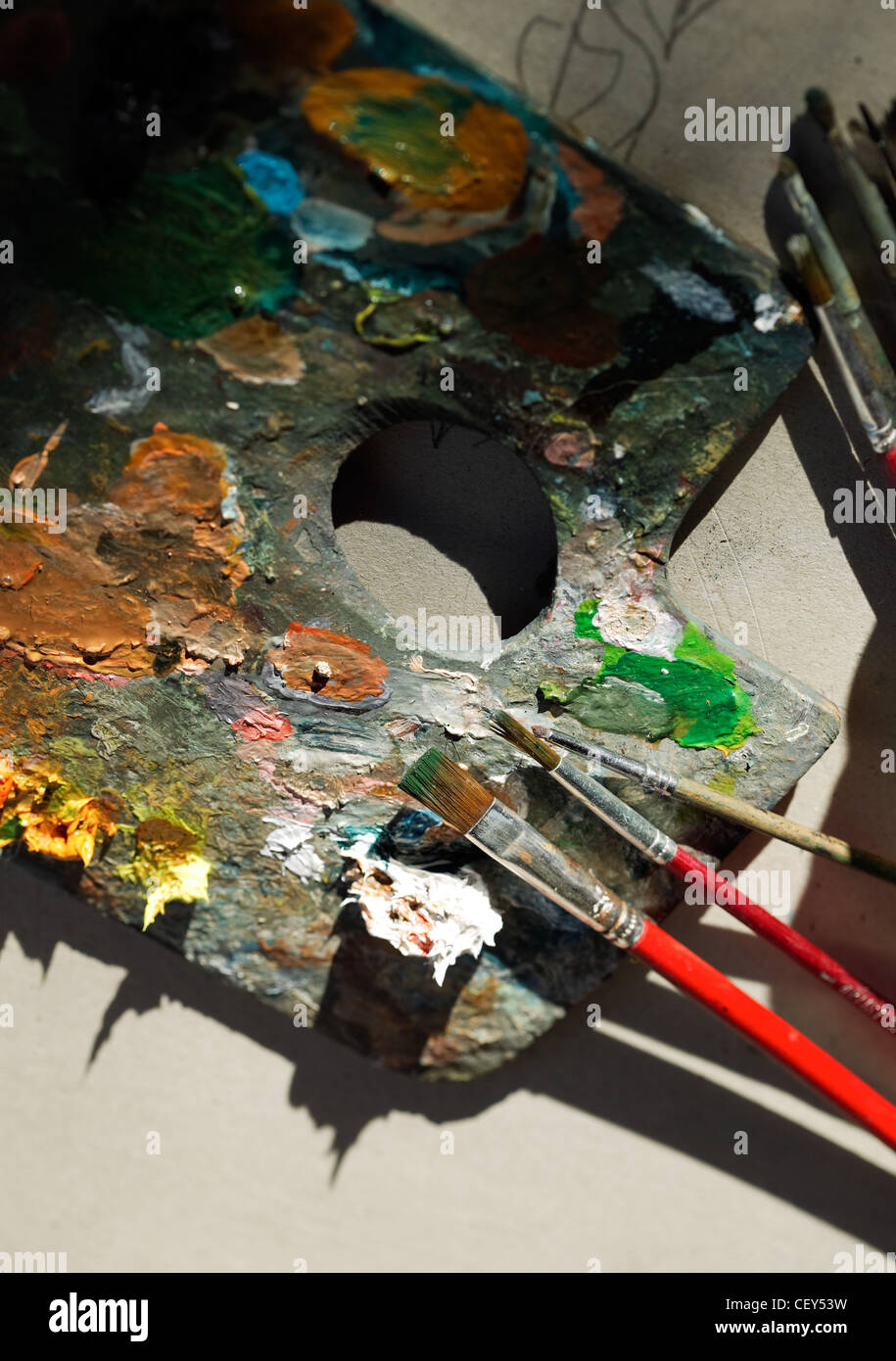 Color palette, oil-colors and brushes Stock Photo - Alamy