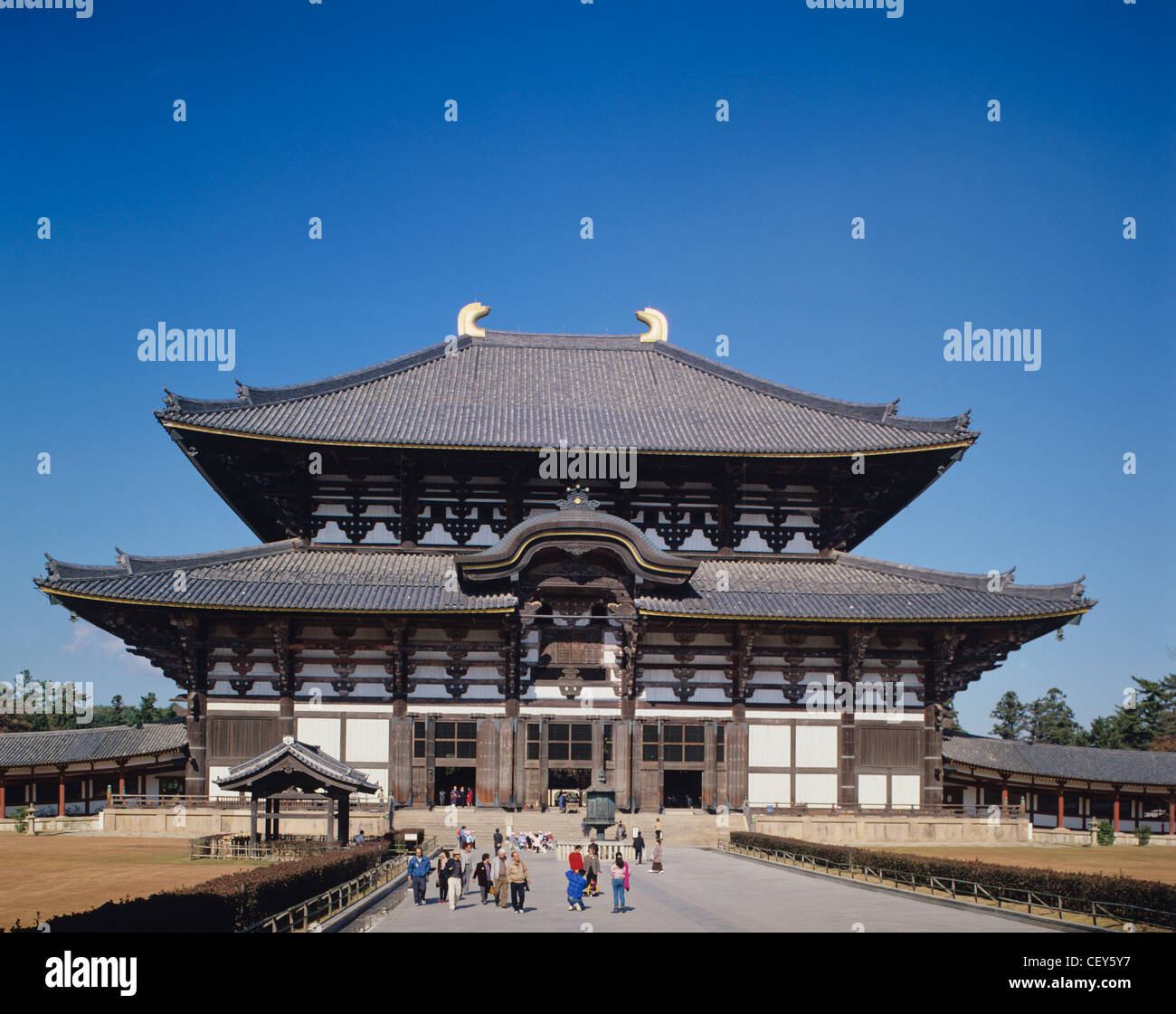 Roof architecture todaiji temple nara hi-res stock photography and ...