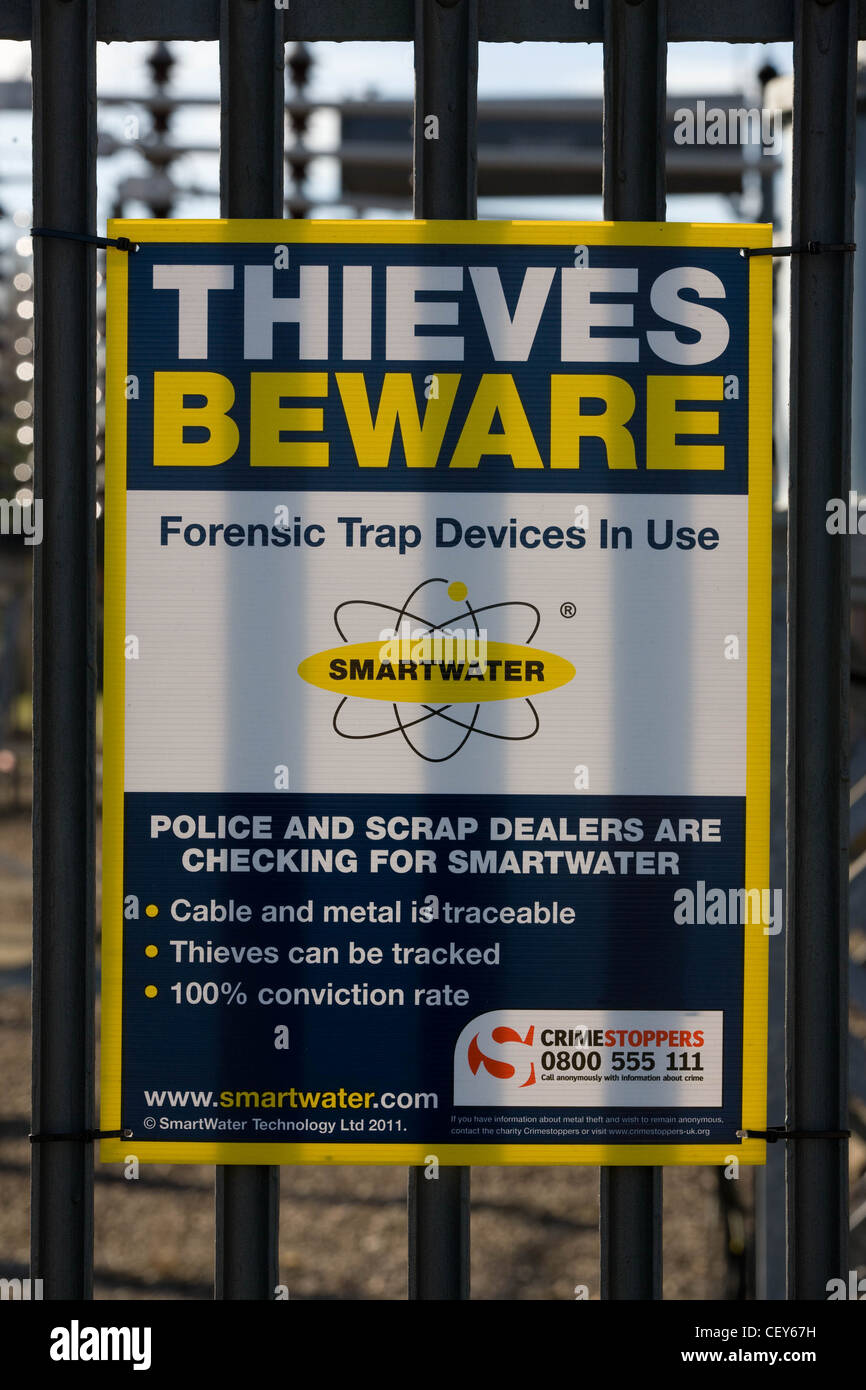 Thieves beware sign hi-res stock photography and images - Alamy