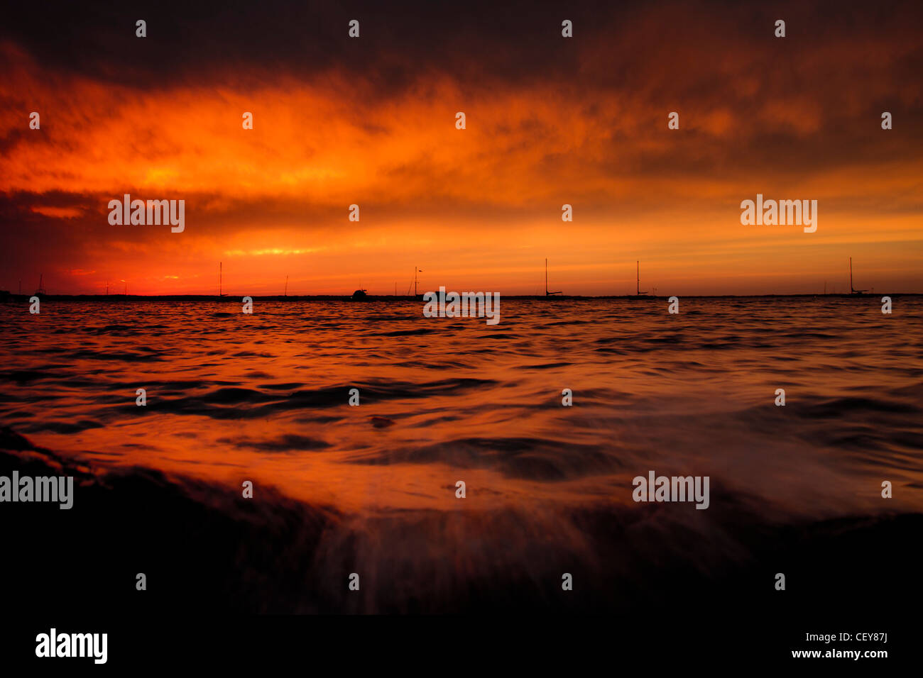 Water scape sunset hi-res stock photography and images - Alamy