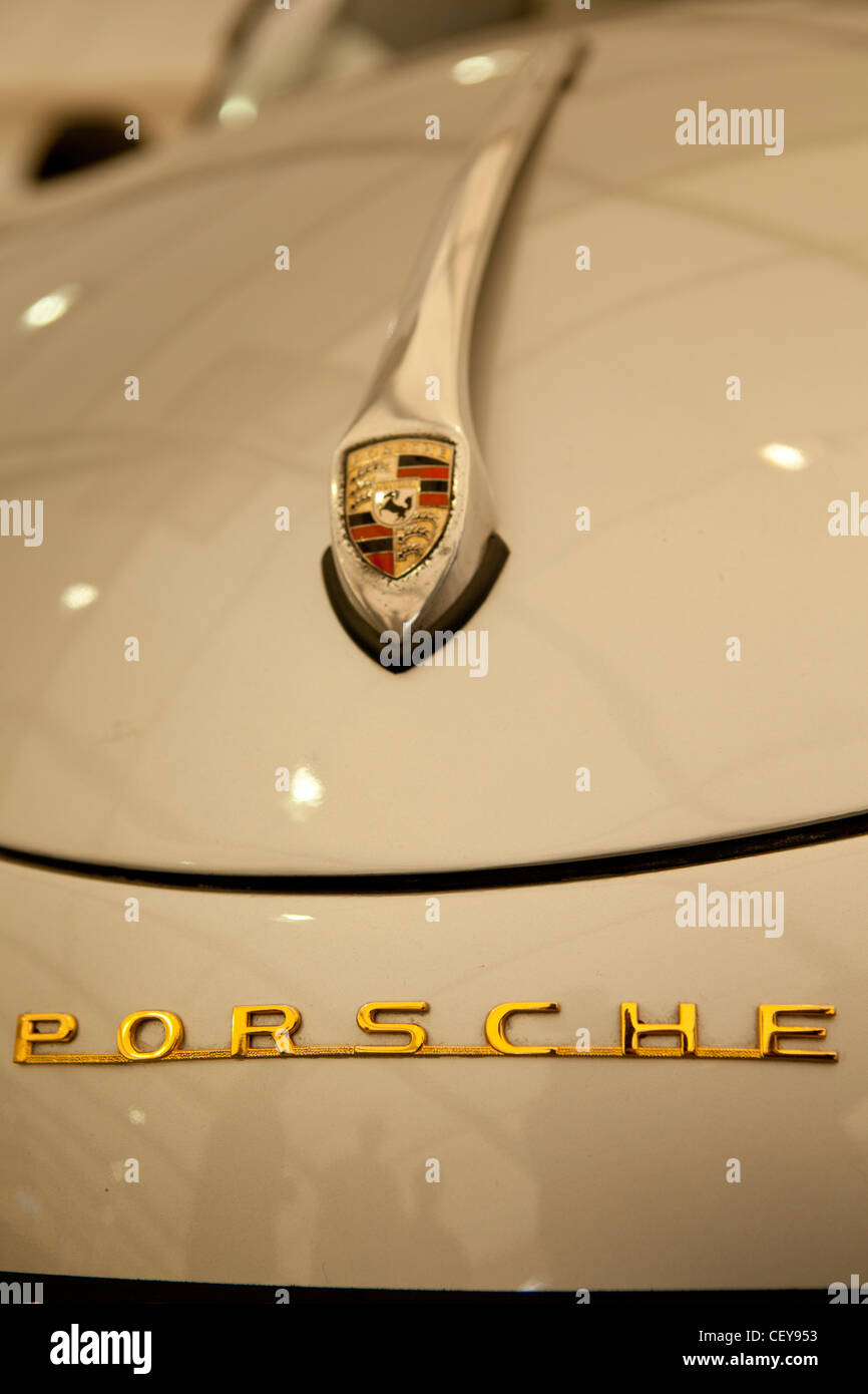 Old fashioned dress bonnet hi-res stock photography and images - Alamy