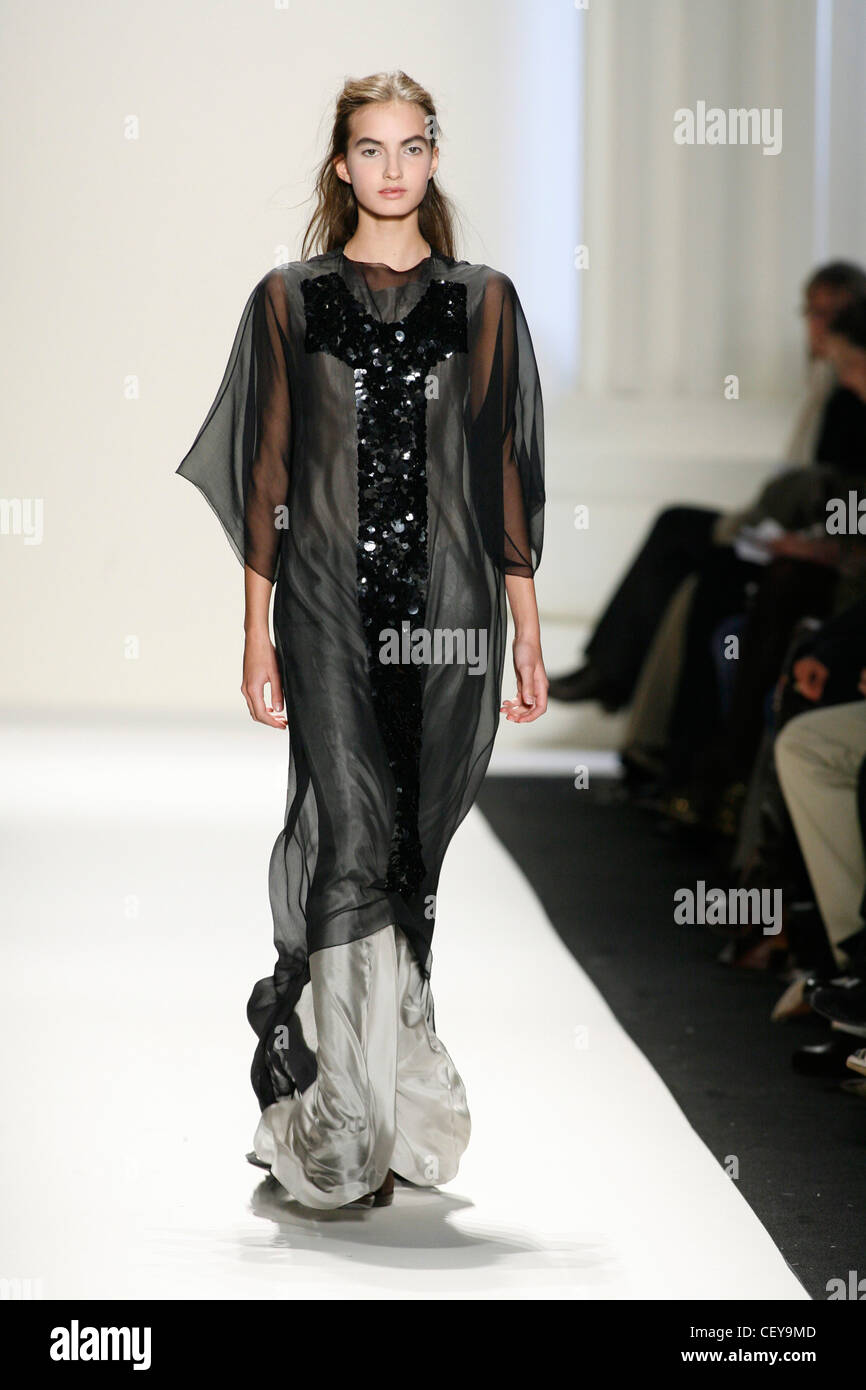 Vera Wang New York Ready to Wear Autumn Winter Model Daniela Borges ...