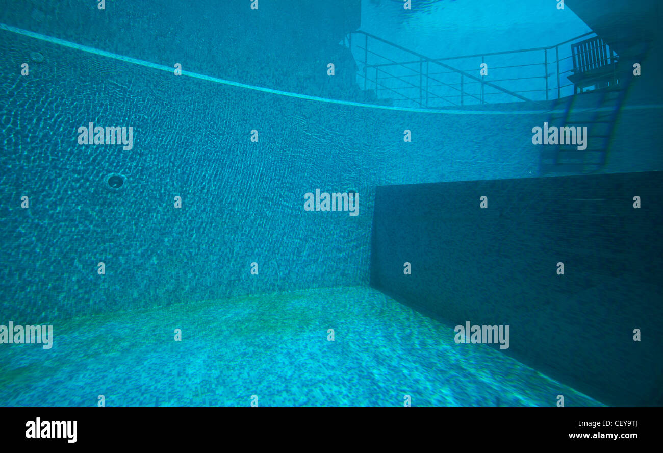 Underwater of a swimming pool Stock Photo - Alamy