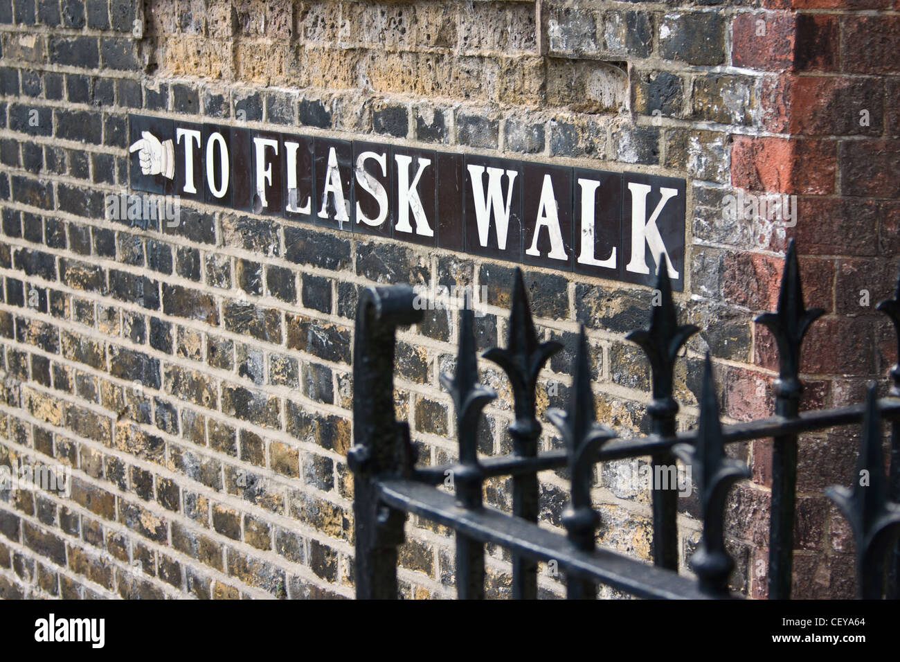 "To Flask Walk" sign, Hampstead, London Stock Photo - Alamy