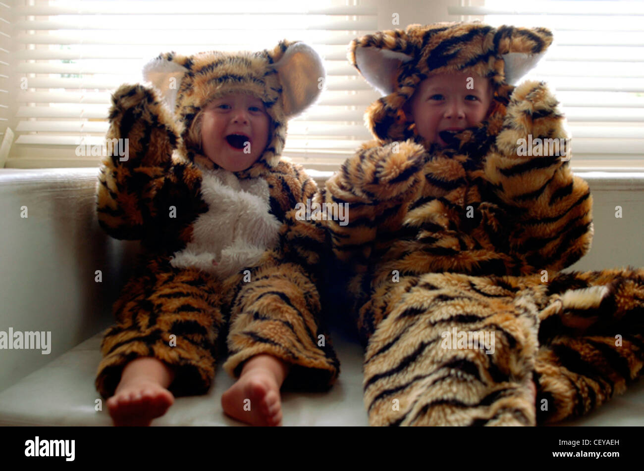 Children dressing up school hi-res stock photography and images - Alamy