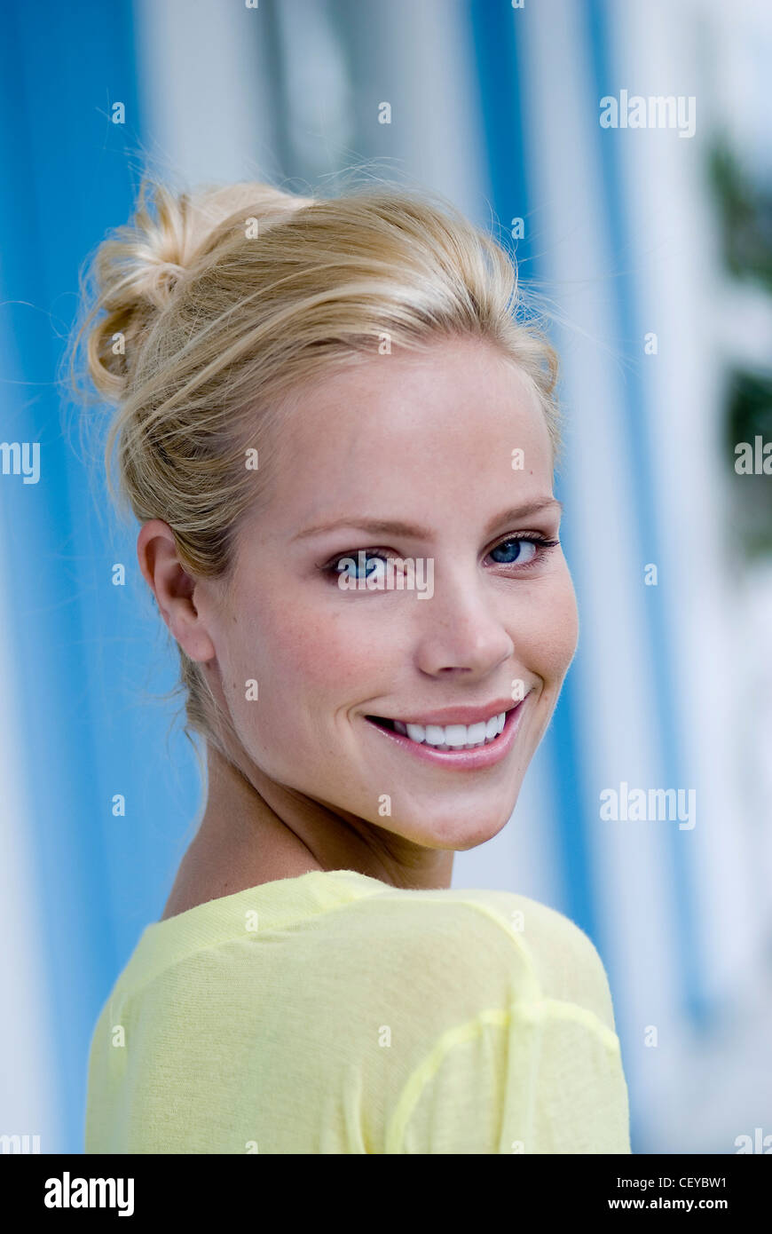 Pale yellow head hi-res stock photography and images - Alamy