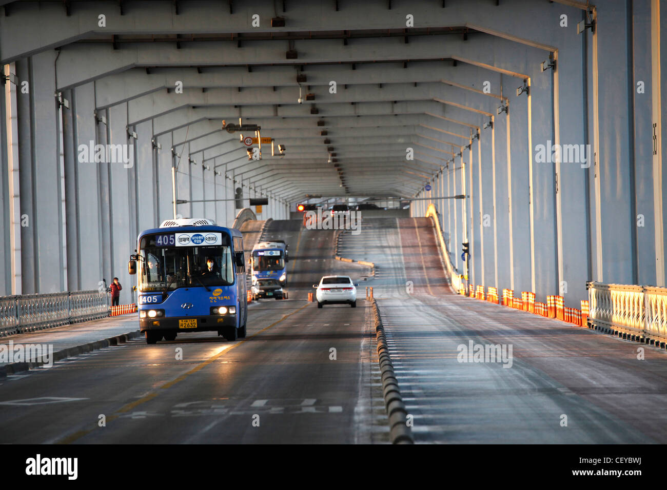 Traffic tunnels hi-res stock photography and images - Alamy