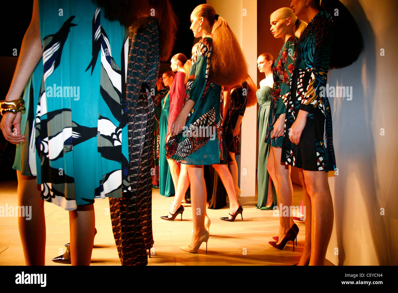 Issa catwalk london fashion week hi-res stock photography and images ...