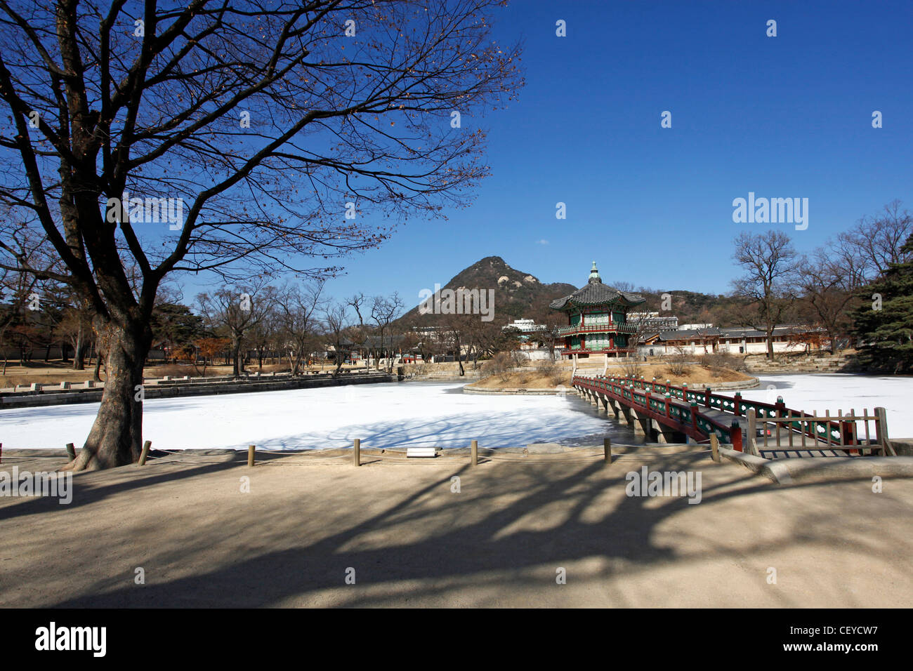 Hyangwonjeong Pavilion on an island in the Gyeongbok Palace in Seoul ...