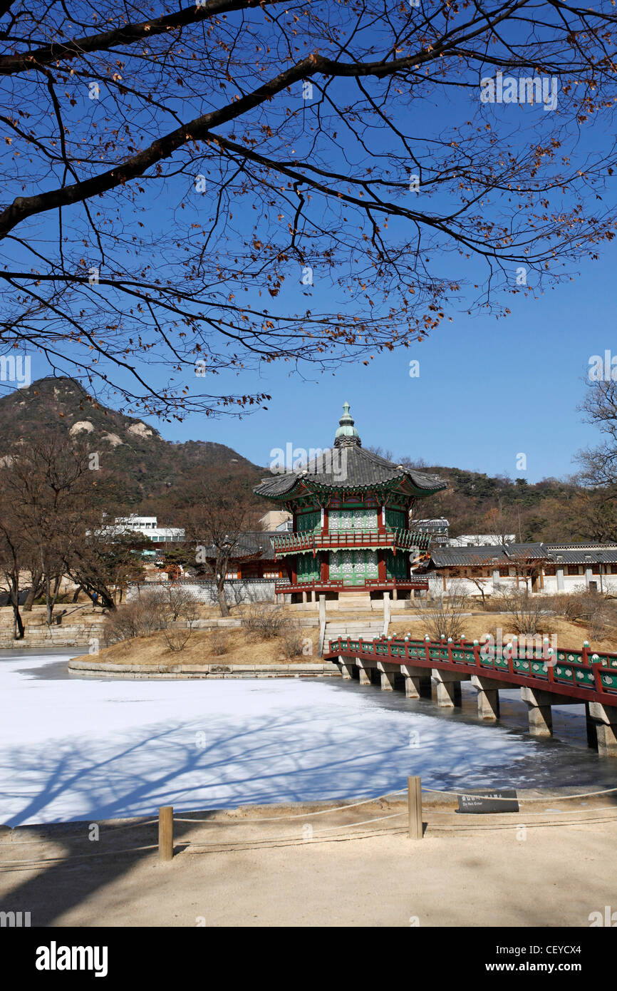Hyangwonjeong Pavilion on an island in the Gyeongbok Palace in Seoul ...