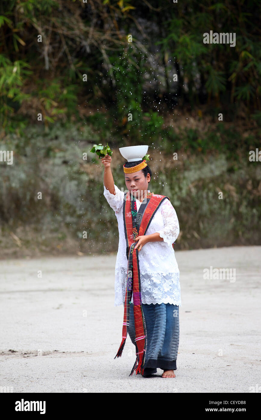 Traditional batak dance hi-res stock photography and images - Alamy