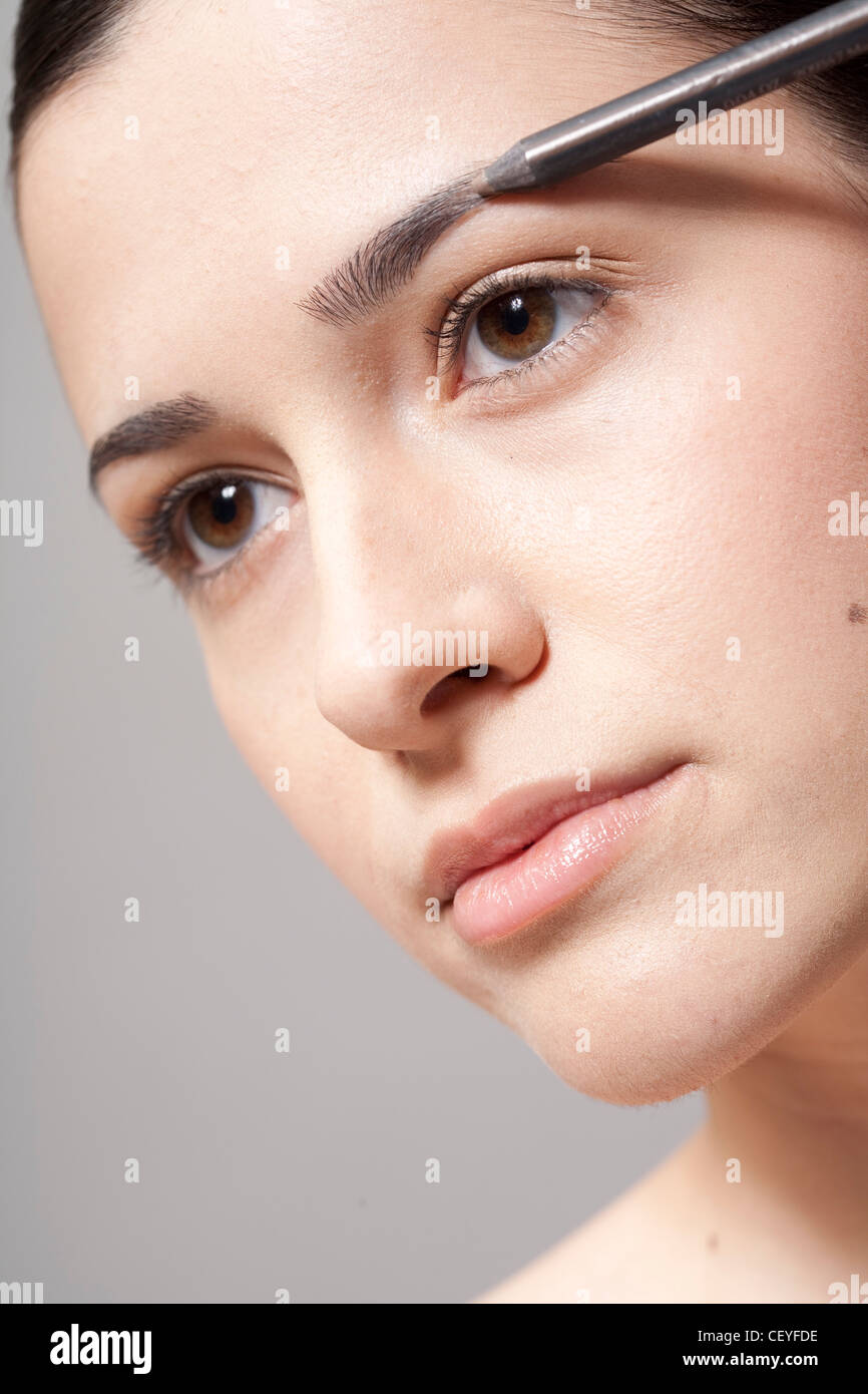 Pencil eyebrows hi-res stock photography and images - Alamy