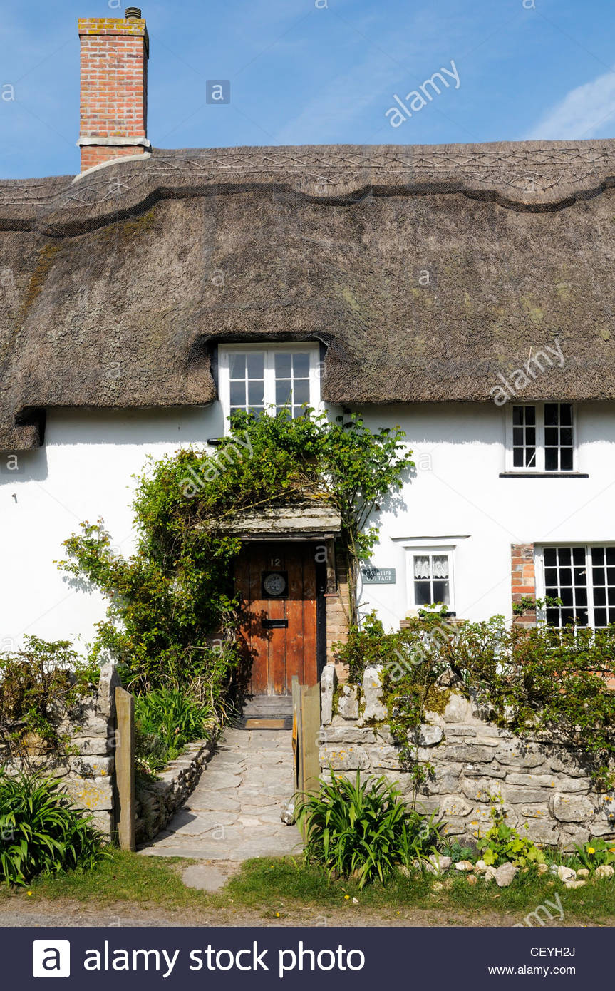 Quintessential English Cottage High Resolution Stock Photography and ...