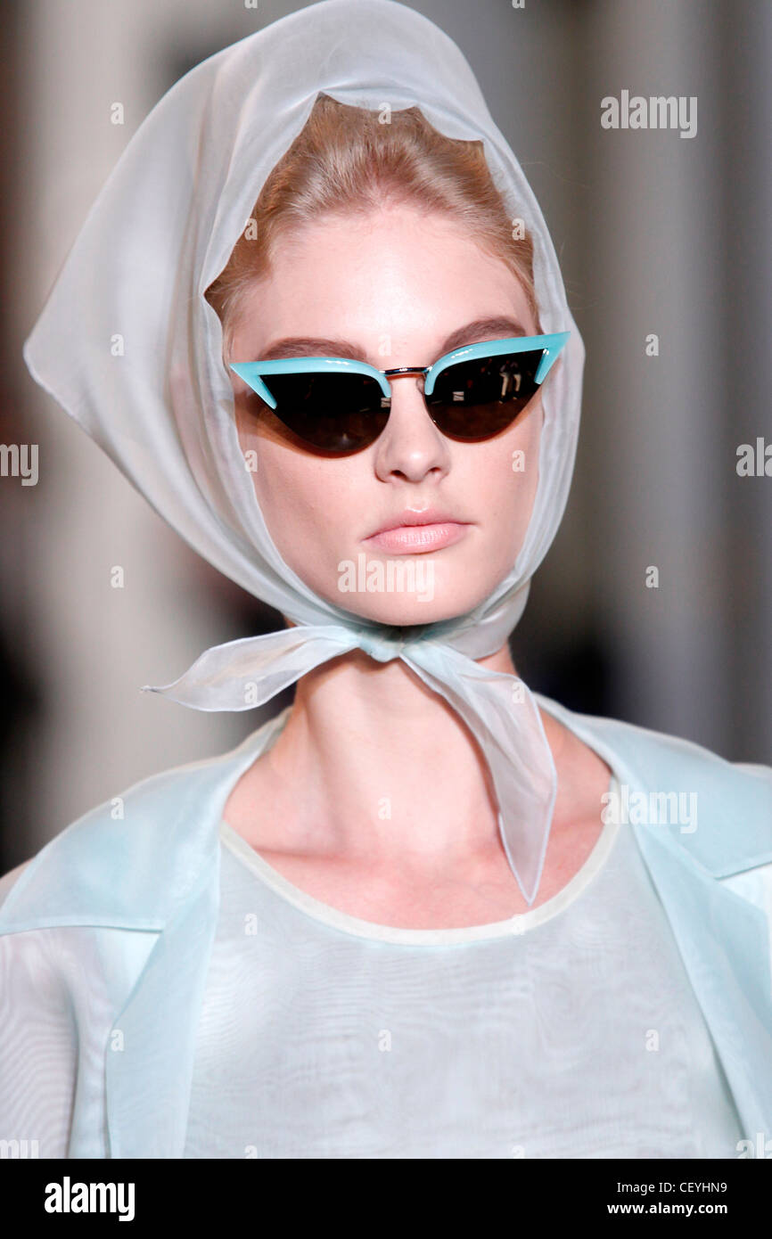 1950s fashion model paris hi-res stock photography and images - Alamy