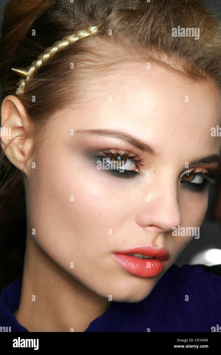 Painted eyebrows hi-res stock photography and images - Alamy