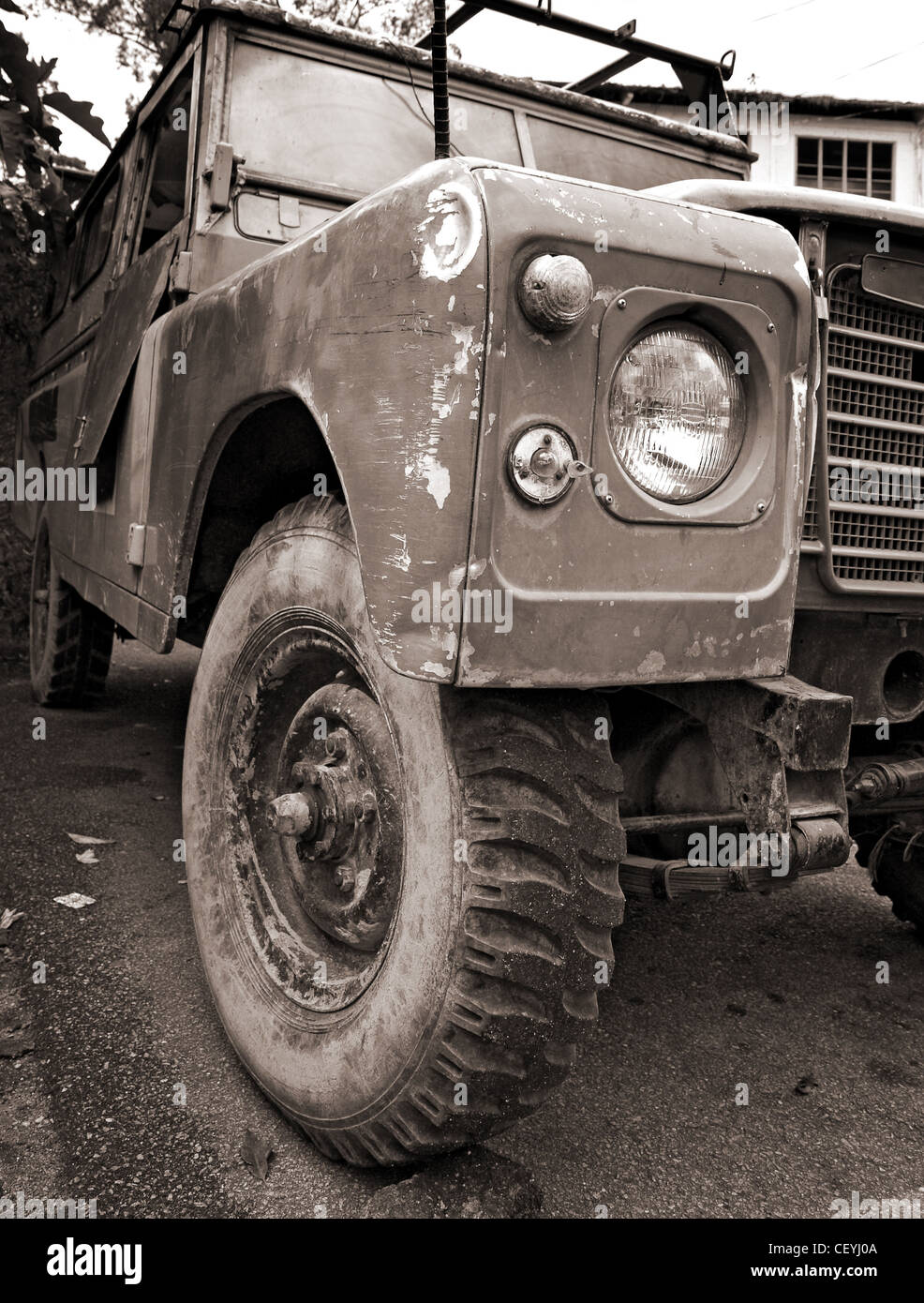 Rundown jeep hi-res stock photography and images - Alamy