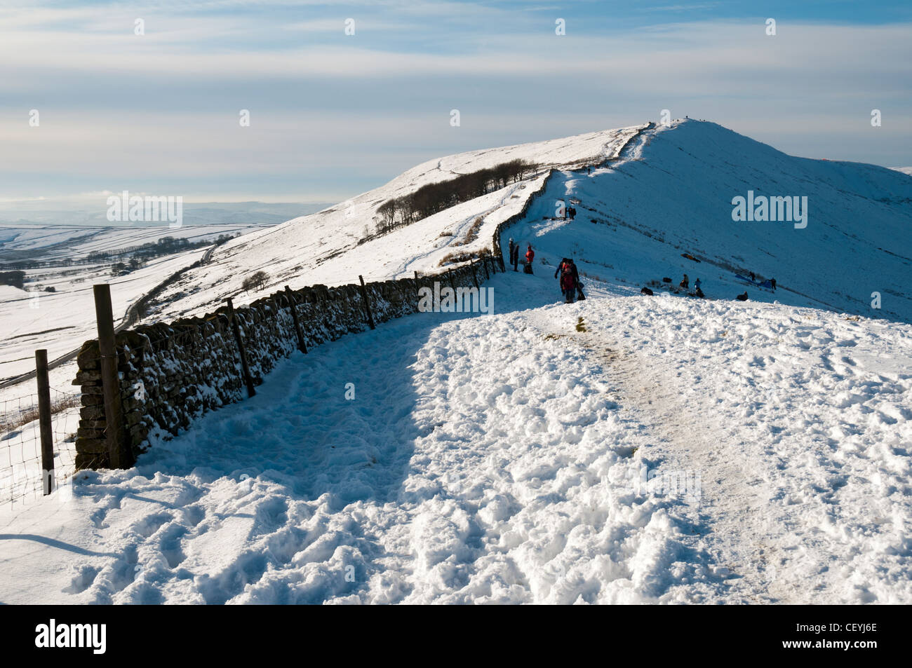 Rushup Edge in winter. Edale, Peak District, Derbyshire, England, UK ...