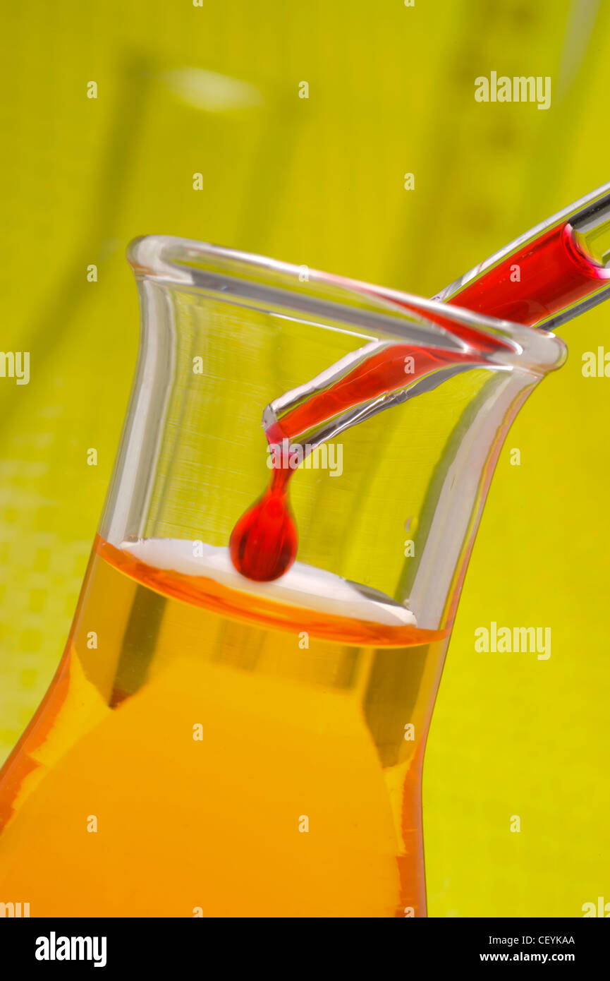 Chemistry for pharmacy hi-res stock photography and images - Alamy