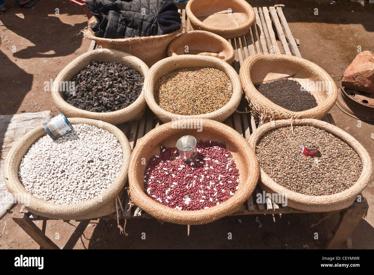 The market of Antalaha, eastern Madagascar Stock Photo - Alamy