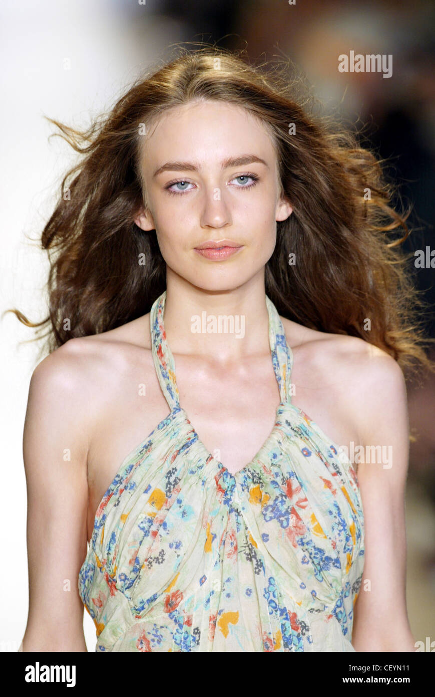 Ghost New York Ready To Wear Spring Summer Model Elizabeth Jagger long ...