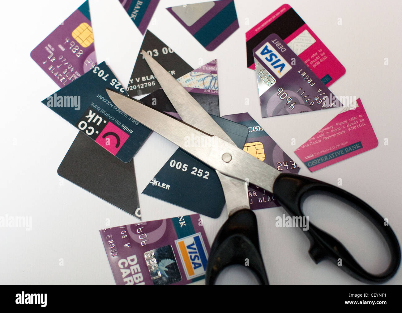 Cut up credit debit cards hi-res stock photography and images - Alamy