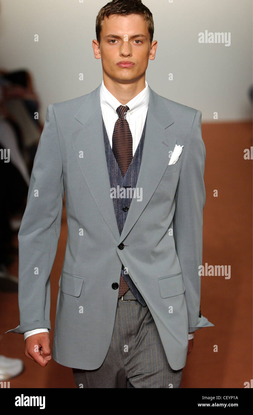 Ysl catwalk hi-res stock photography and images - Alamy