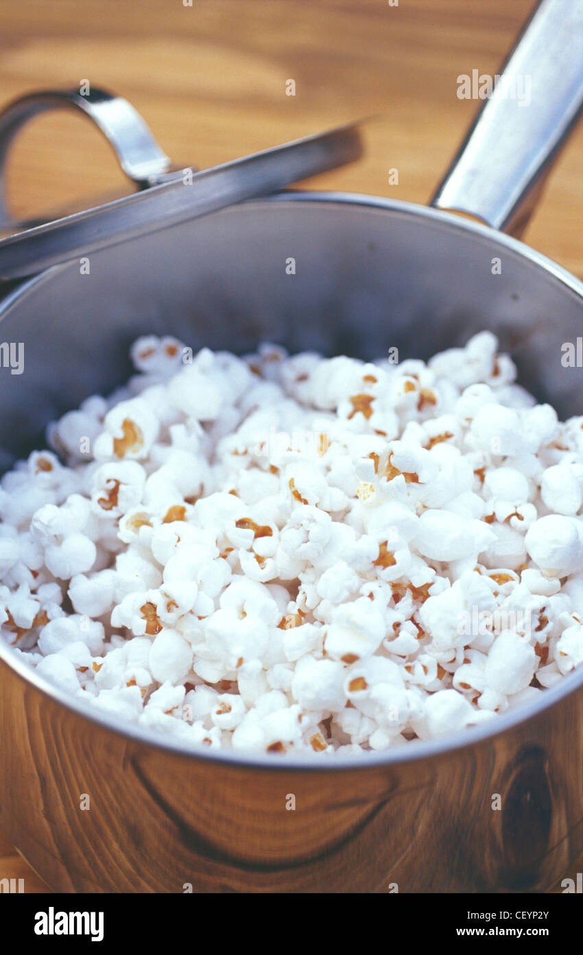Savoury Popcorn Snack A deliciously healthy snack that wont send your ...