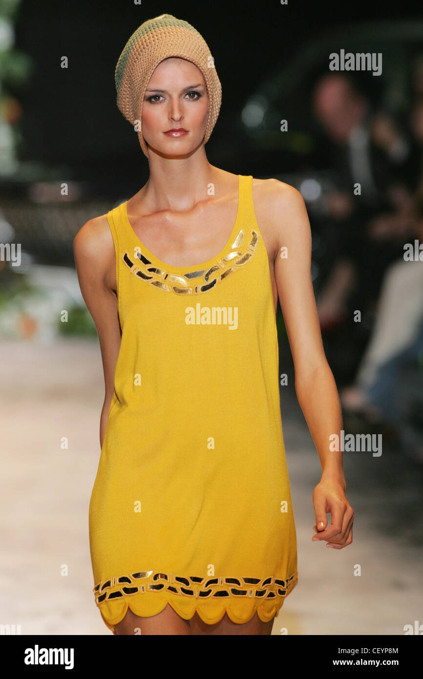 L A M B by Gwen Stefani New York Ready to Wear Spring Summer Model ...