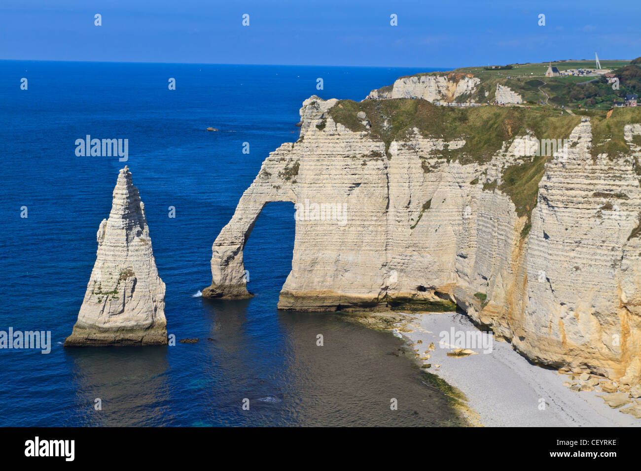 White cliffs etretat normandy france hi-res stock photography and ...