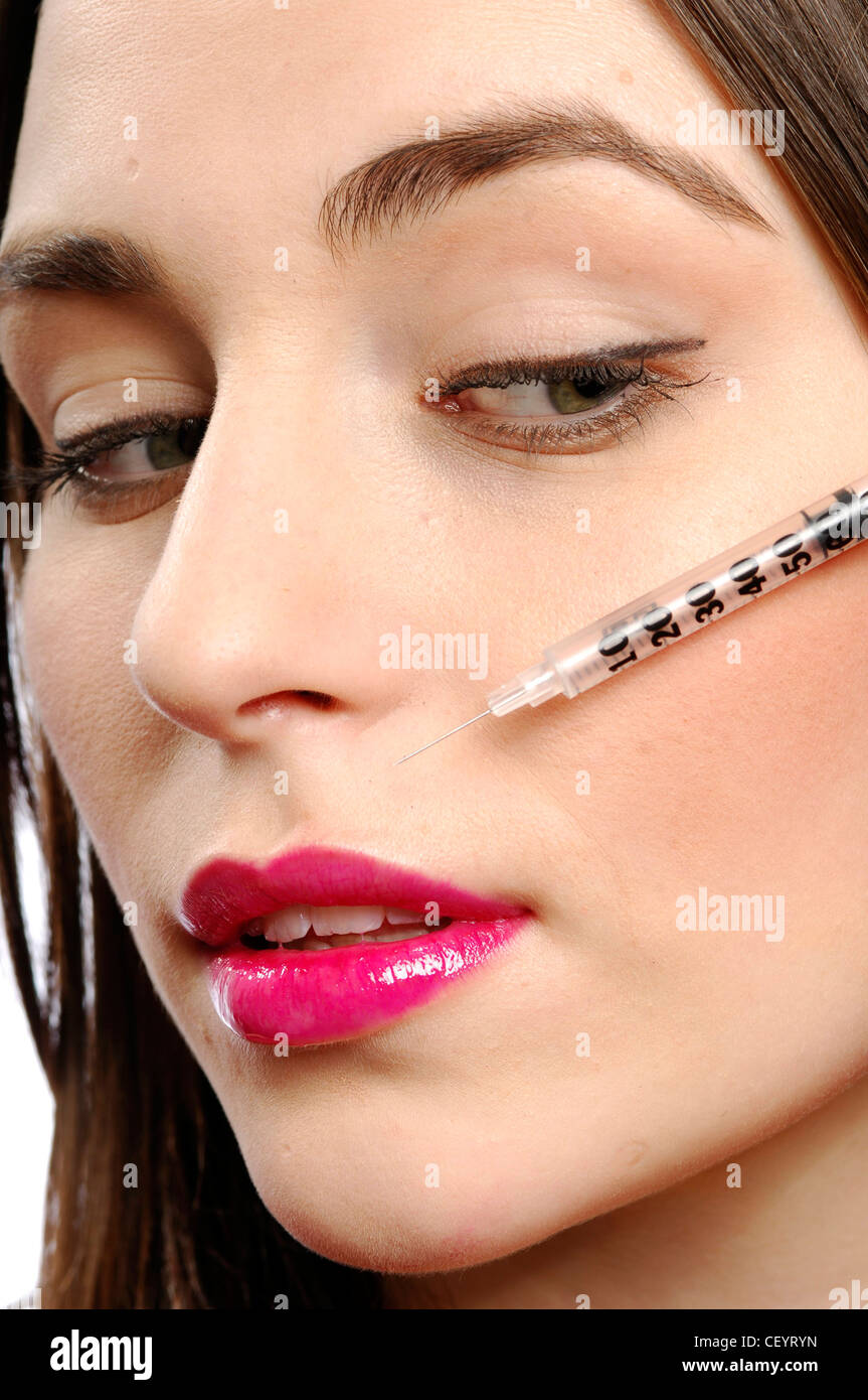 Woman unsure needle hi-res stock photography and images - Alamy