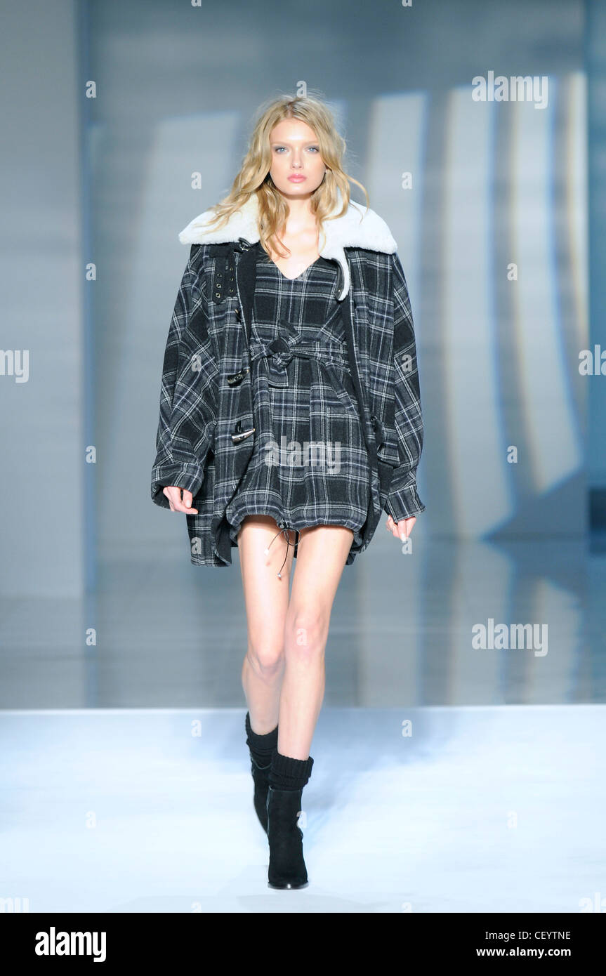 Preen New York Ready to Wear Autumn Winter Black check matching belted ...