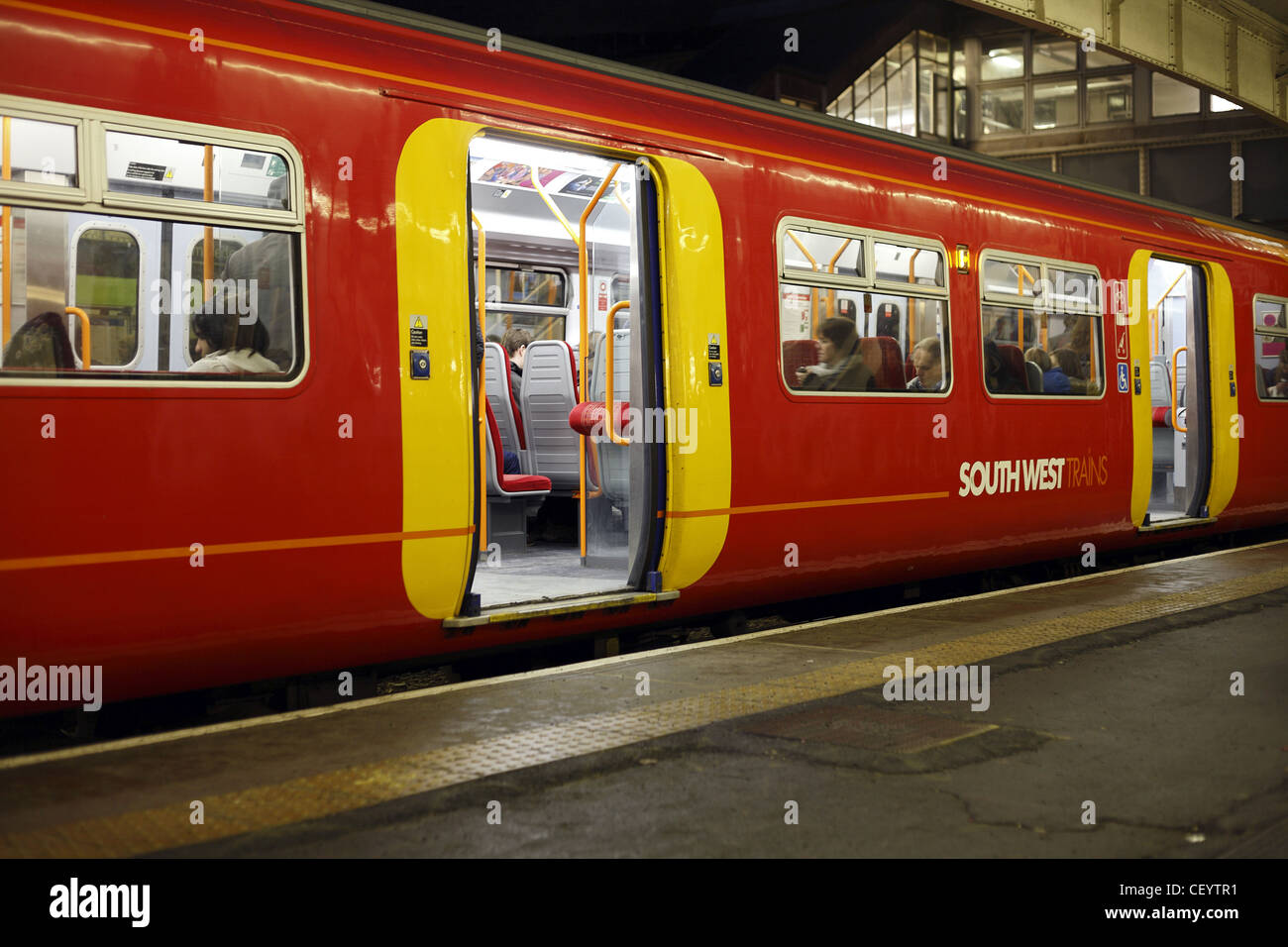 Wimbledon station hi-res stock photography and images - Alamy