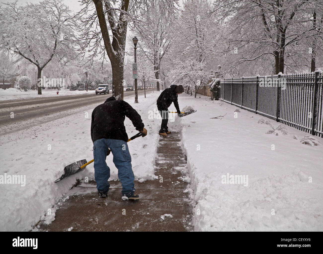 Shoveling a sidewalk hi-res stock photography and images - Alamy