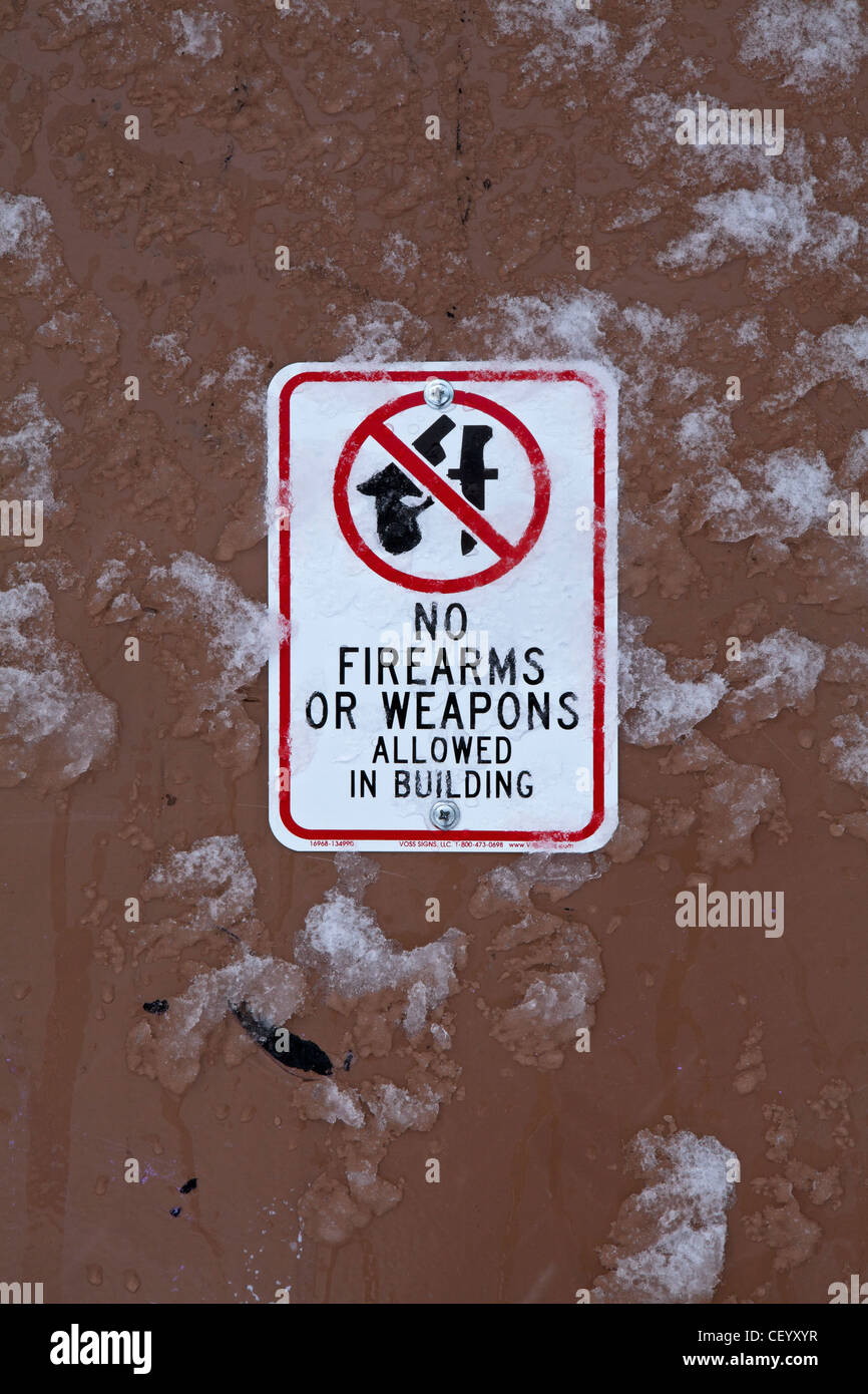 No weapons sign hi-res stock photography and images - Alamy