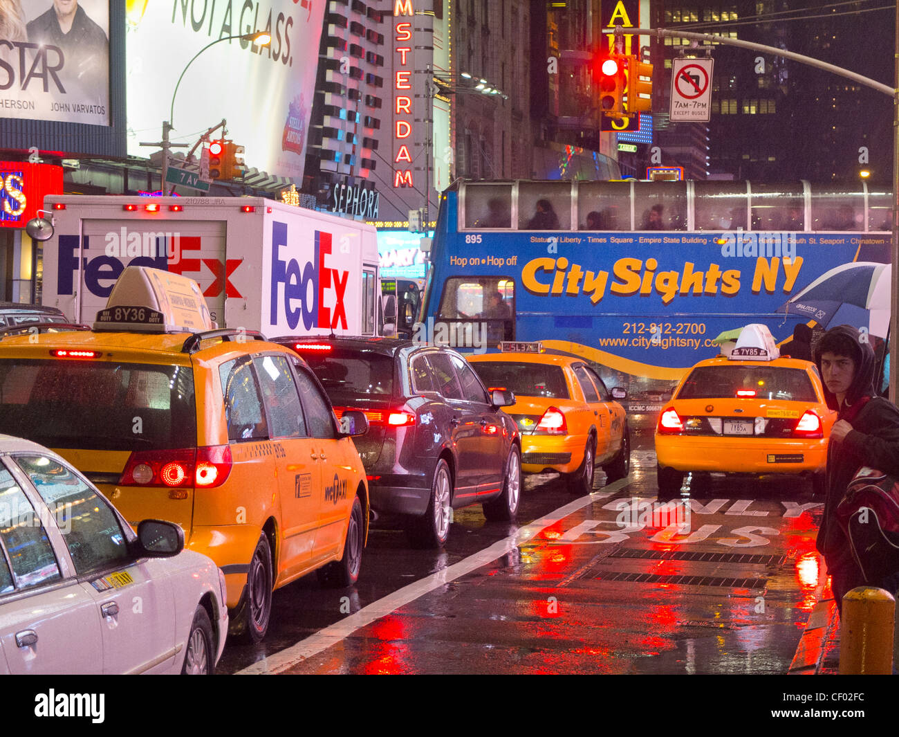 times square in the rain Stock Photo - Alamy
